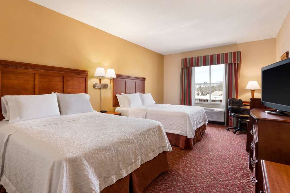 HAMPTON INN & SUITES WILLIAMSBURG HISTORIC DISTRICT - Updated October ...