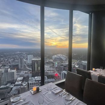 THE SUN DIAL RESTAURANT, BAR & VIEW - Updated January 2025 - 2051 ...