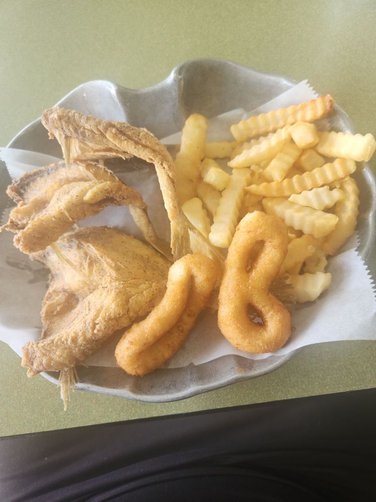 SEA HUT - Updated August 2025 - 17 Photos - 2812 W Sugar Creek Rd ...