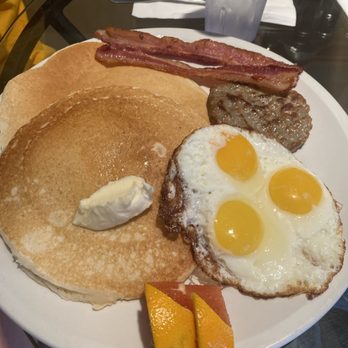 VANTA CAFE - 582 Photos & 590 Reviews - 291 Hookahi St, Wailuku, Hawaii ...