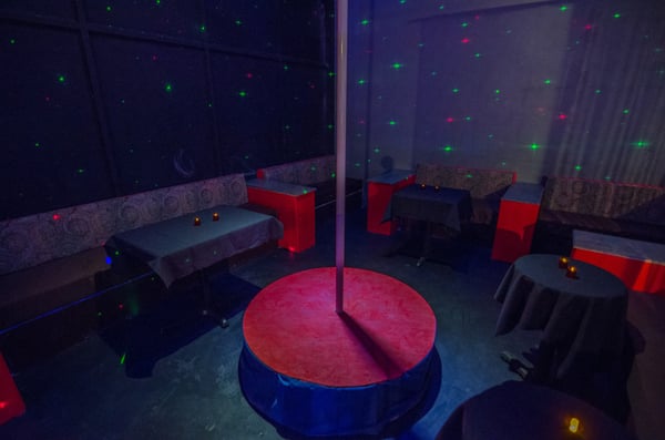 THE PENDULUM CLUB - 13 Photos & 22 Reviews - 14448 Hempstead Rd ...