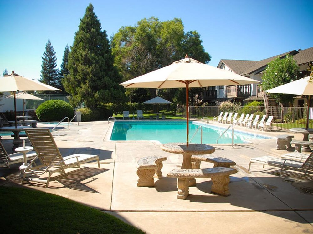 SCOTTSMEN APARTMENTS - Updated October 2025 - 15 Reviews - 2777 Willow ...