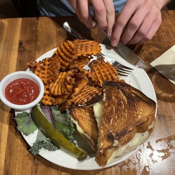 SUN SINGER WINE AND SPIRITS - Updated August 2025 - 124 Photos & 213 ...