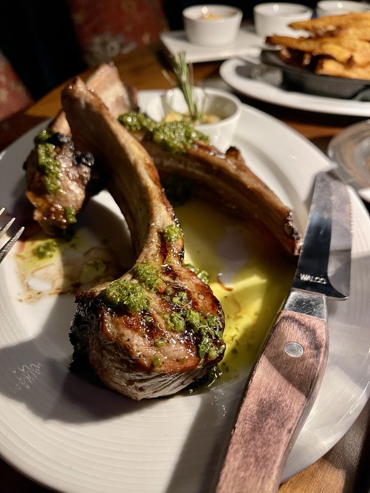 MOISHES - Updated April 2025 - 30 Photos & 22 Reviews - 1001 Rue du ...