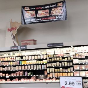 HY-VEE - Updated January 2025 - 30 Photos & 31 Reviews - 1315 6th St NW ...