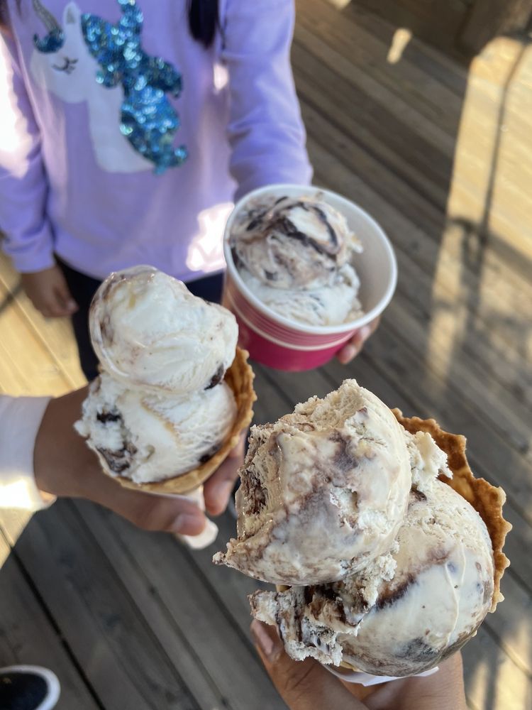 MOURELATOS CABLE CAR ICE CREAM PARLOR - Updated October 2025 - 45 ...