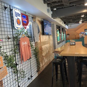 THE BOOZY MUTT - Updated December 2025 - 94 Photos & 29 Reviews - 2639 ...