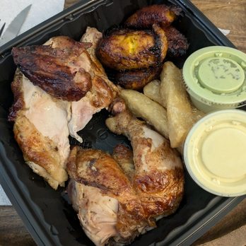 ALPACA PERUVIAN CHARCOAL CHICKEN - Updated August 2025 - 23 Photos & 40 ...