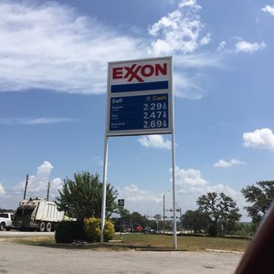 EXXON - Updated June 2024 - 16 Photos - 7114 N I H 35, Austin, Texas ...