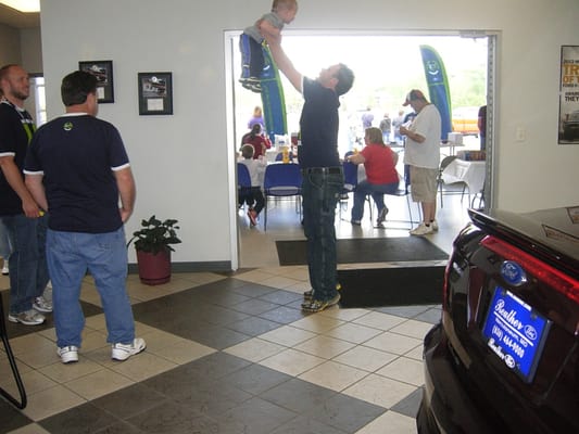 REUTHER FORD - Updated October 2025 - 26 Photos - 1325 McNutt St ...