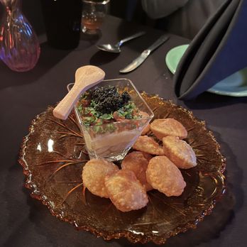 MAINLANDER - Updated July 2024 - 85 Photos & 40 Reviews - 8 S Euclid ...