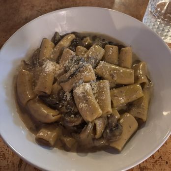 MAMASAMAS RESTAURANT - Updated December 2025 - 191 Photos & 109 Reviews ...