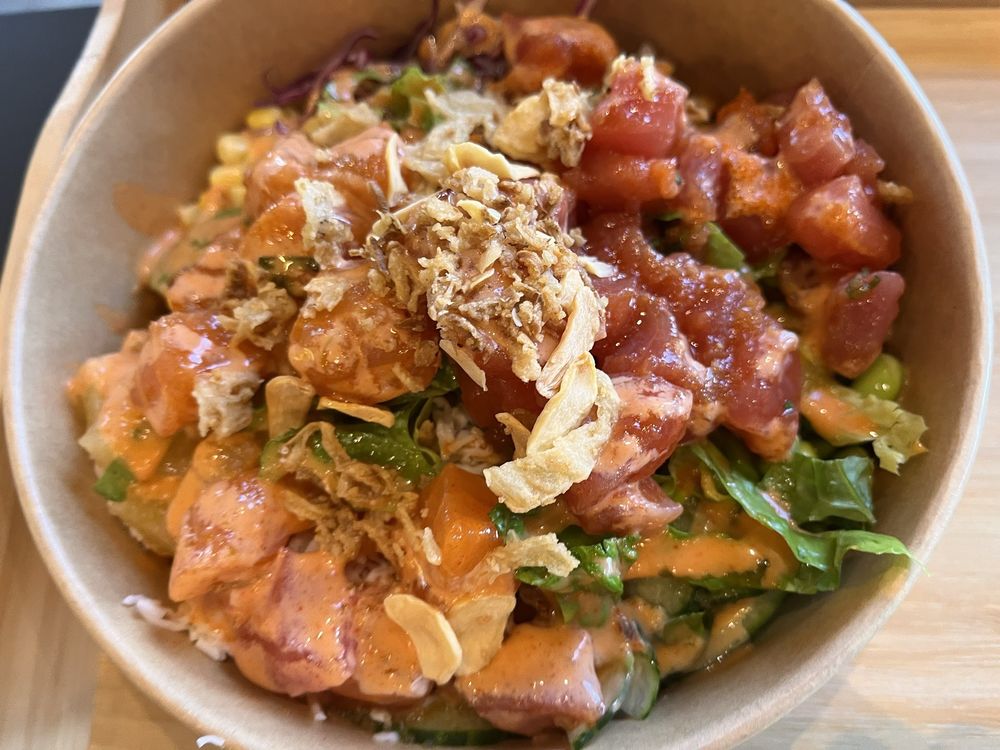 YKIKI POKE - Updated December 2025 - 1300 Lonsdale Avenue, North ...