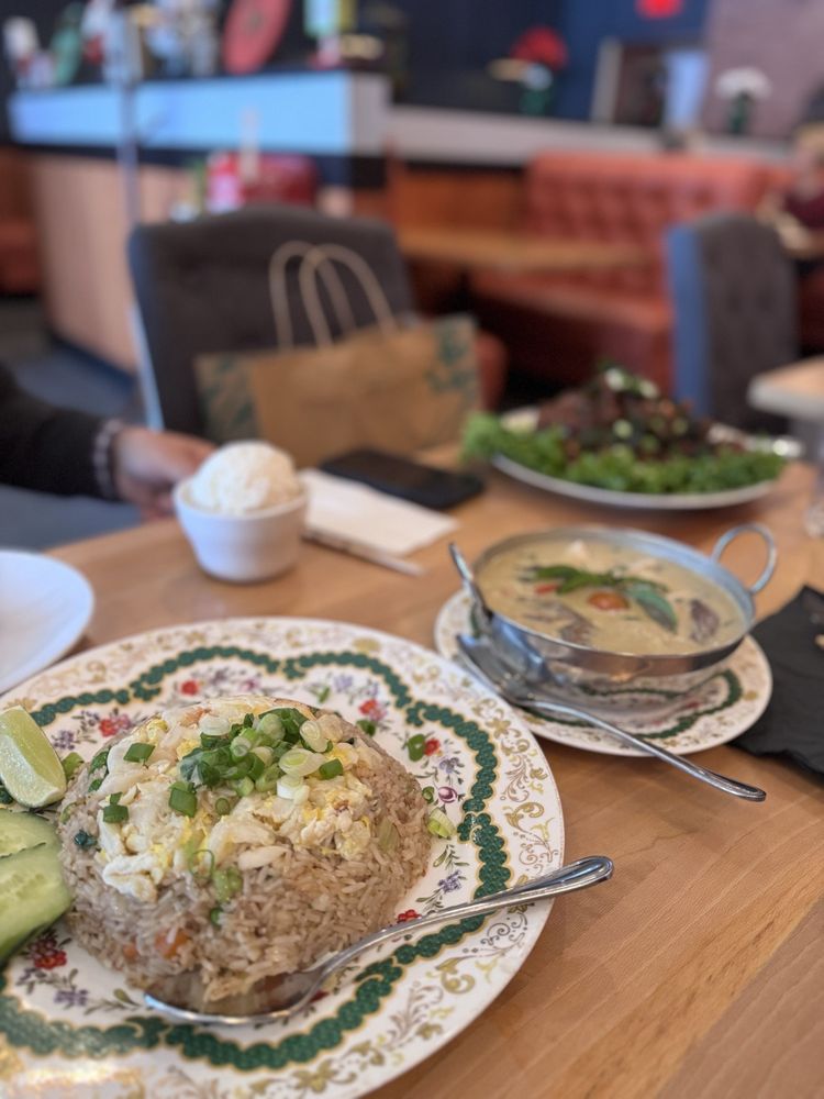 FINN THAI - RESTON - Updated March 2026 - 115 Photos & 179 Reviews ...