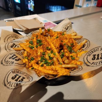 BACKLOT TAPHOUSE - Updated May 2024 - 180 Photos & 132 Reviews - 2110 S ...