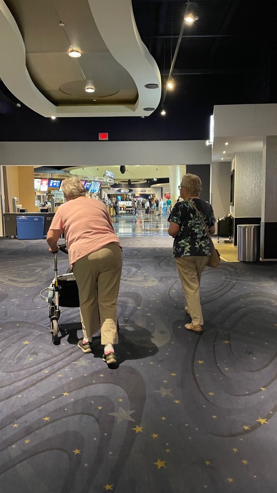 CINEPLEX CINEMAS QUEENSWAY AND VIP - Updated September 2024 - 181 ...