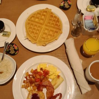 DOUBLETREE BY HILTON HOTEL MODESTO - Updated May 2024 - 411 Photos ...