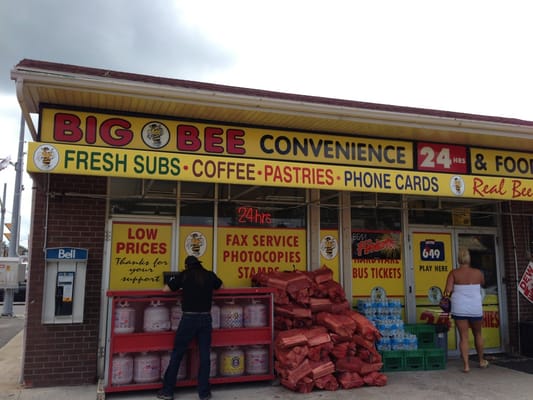 BIG BEE CONVENIENCE STORE - Updated August 2025 - 4787 Avenue Victoria ...