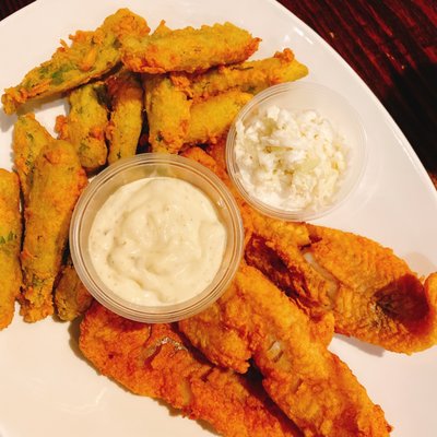 THE BELL TREE TAVERN - 56 Photos & 147 Reviews - 155 NE Broad St ...