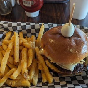 THE SHERIFF BURGER - 88 Photos & 76 Reviews - 1020 NE Main St ...