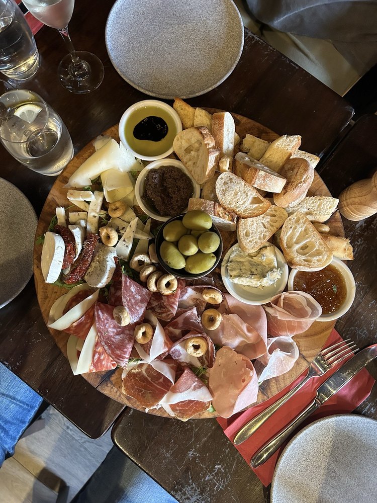 VEENO - Updated January 2026 - 19 Photos & 10 Reviews - 76 Rose Street ...