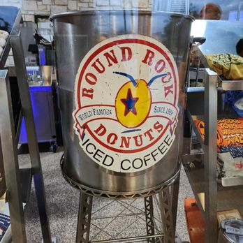 ROUND ROCK DONUTS - Updated May 2024 - 2348 Photos & 3212 Reviews - 106 ...