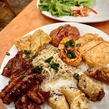 COM TAM THUAN KIEU - Updated March 2025 - 434 Photos & 350 Reviews ...