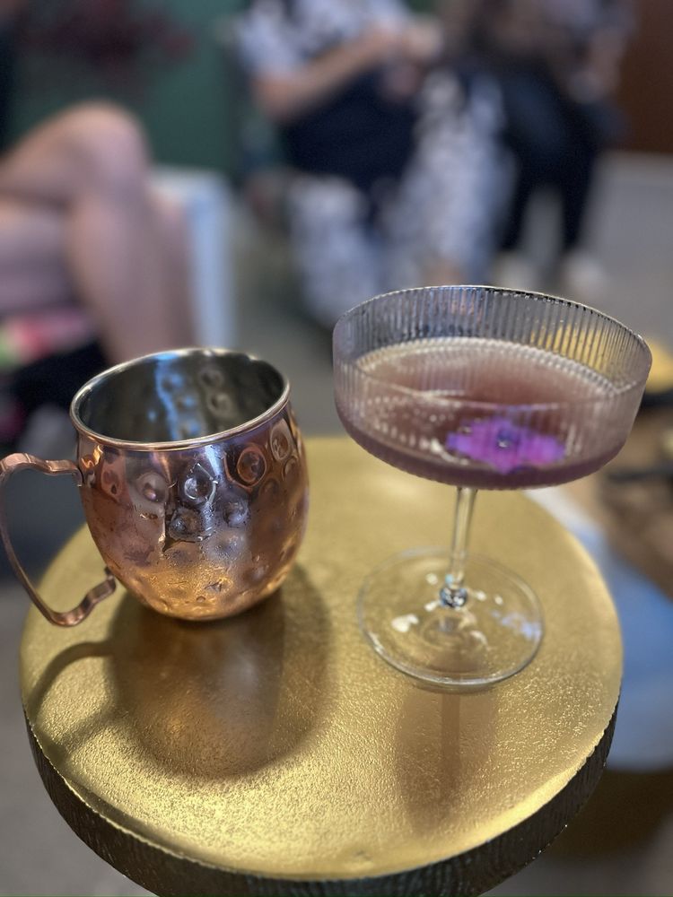 THE DUTCH LIGHT - Updated December 2024 - 35 Photos - 450 N Patterson ...