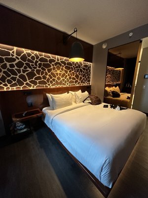 HOTEL HENDRICKS - Updated January 2026 - 112 Photos & 83 Reviews - 25 W ...