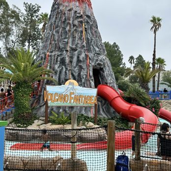 RAGING WATERS LOS ANGELES - Updated May 2025 - 648 Photos & 1207 ...