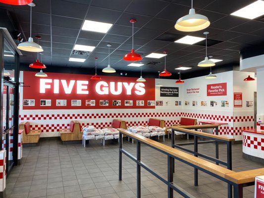 FIVE GUYS - Updated August 2024 - 44 Photos & 79 Reviews - 233 Main St ...