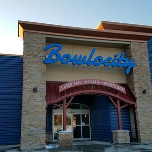 BOWLOCITY ENTERTAINMENT CENTER - 44 Photos & 23 Reviews - 2810 N ...