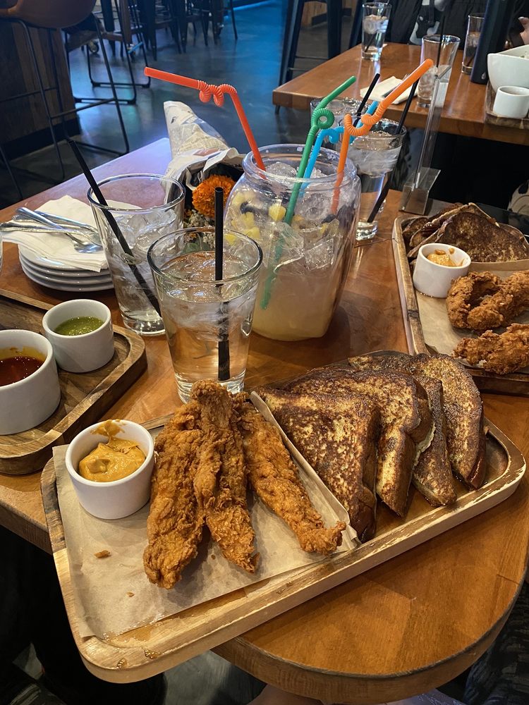 BARWEST MIDTOWN - 73 Photos & 24 Reviews - 2724 J St, Sacramento ...