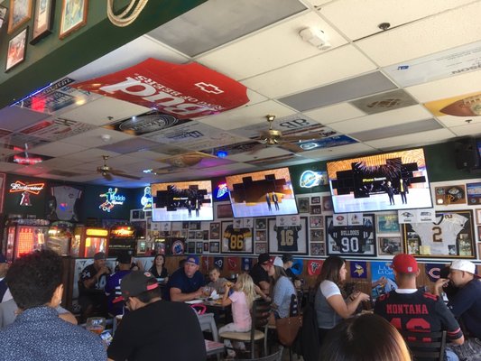 CRONIES SPORTS GRILL - 239 Photos & 144 Reviews - 2855 Johnson Dr ...