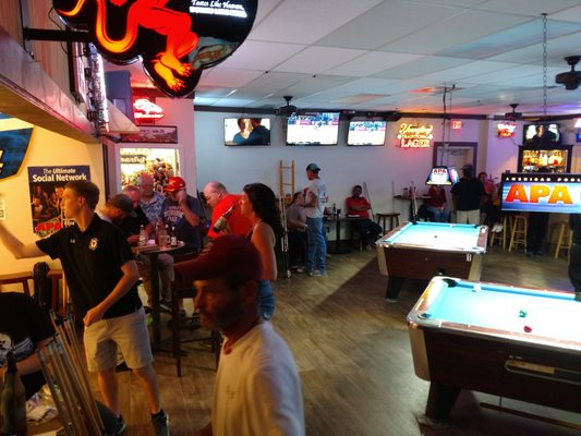 RACKS RESTAURANT & SPORTS BAR - Updated January 2026 - 16 Photos & 14 ...