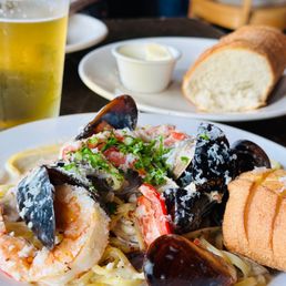 FIVE RESTAURANT BISTRO - Updated December 2025 - 452 Photos & 548 ...