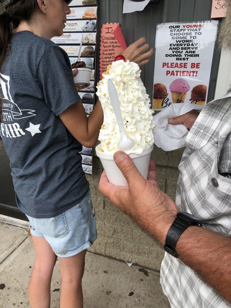 SUNDAES RESTAURANT & ICE CREAM PARLOR - Updated August 2025 - 16 Photos ...