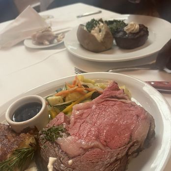 HARRIS’ RESTAURANT - Updated July 2024 - 2391 Photos & 2166 Reviews ...