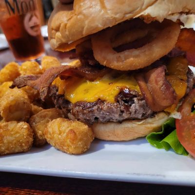 BROADWAY BURGER BAR AND GRILL - Updated January 2026 - 457 Photos & 546 ...