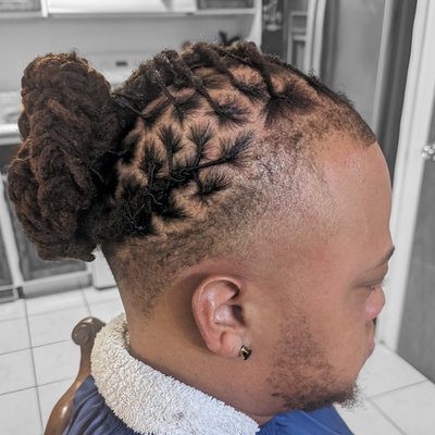 CRISPY CUTS & STYLES - Updated July 2025 - 933 SW 3rd St, Grand Prairie ...