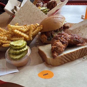 DAVE’S HOT CHICKEN - Updated December 2025 - 19 Photos - 10832 102 Ave ...