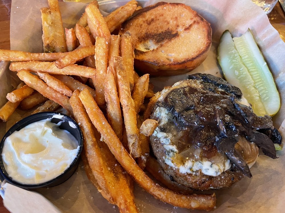 THIRSTY MOOSE TAPHOUSE - EXETER - Updated July 2025 - 42 Photos & 153 ...