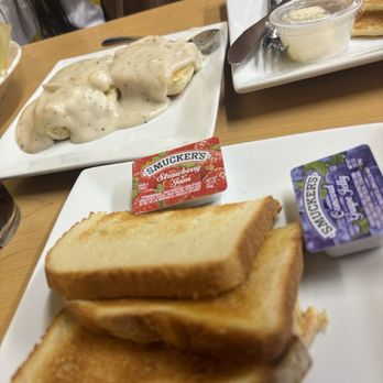 D’LICIOUS CAFFE - Updated May 2024 - 305 Photos & 309 Reviews - 581 E ...