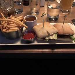 EARLS KITCHEN + BAR - Updated December 2025 - 85 Photos & 52 Reviews ...