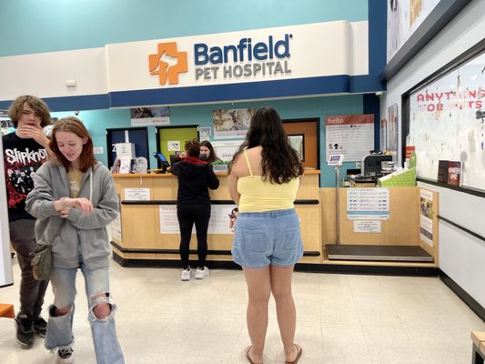 BANFIELD PET HOSPITAL - Updated September 2025 - 48 Photos & 130 ...