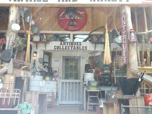 A TROLL IN THE PARK - Updated July 2025 - 2635 East Pkwy, Gatlinburg ...