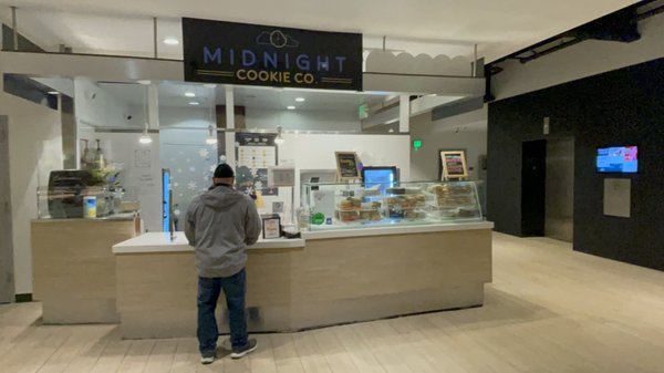 MIDNIGHT COOKIE - 18 Photos & 23 Reviews - 600 Pine St, Seattle, WA ...