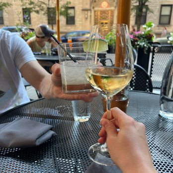 PIPPIN’S TAVERN - Updated June 2025 - 339 Photos & 435 Reviews - 39 E ...