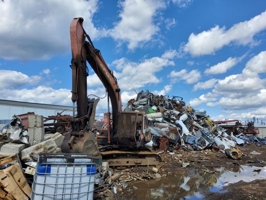 UNIVERSAL RECYCLING - Updated December 2025 - 3224 N Tschirley Rd ...