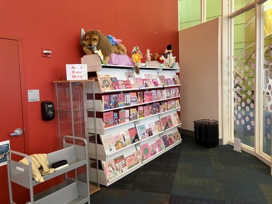 BEAR LIBRARY - Updated December 2025 - 21 Photos - 101 Governors Pl ...